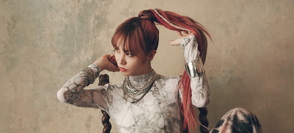 LiSA Debuts at Number 1 on Oricon's Single and Album Charts - UniJolt